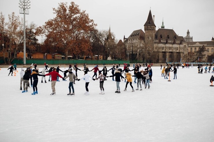 Ice Skating In Gulmarg - Book Now